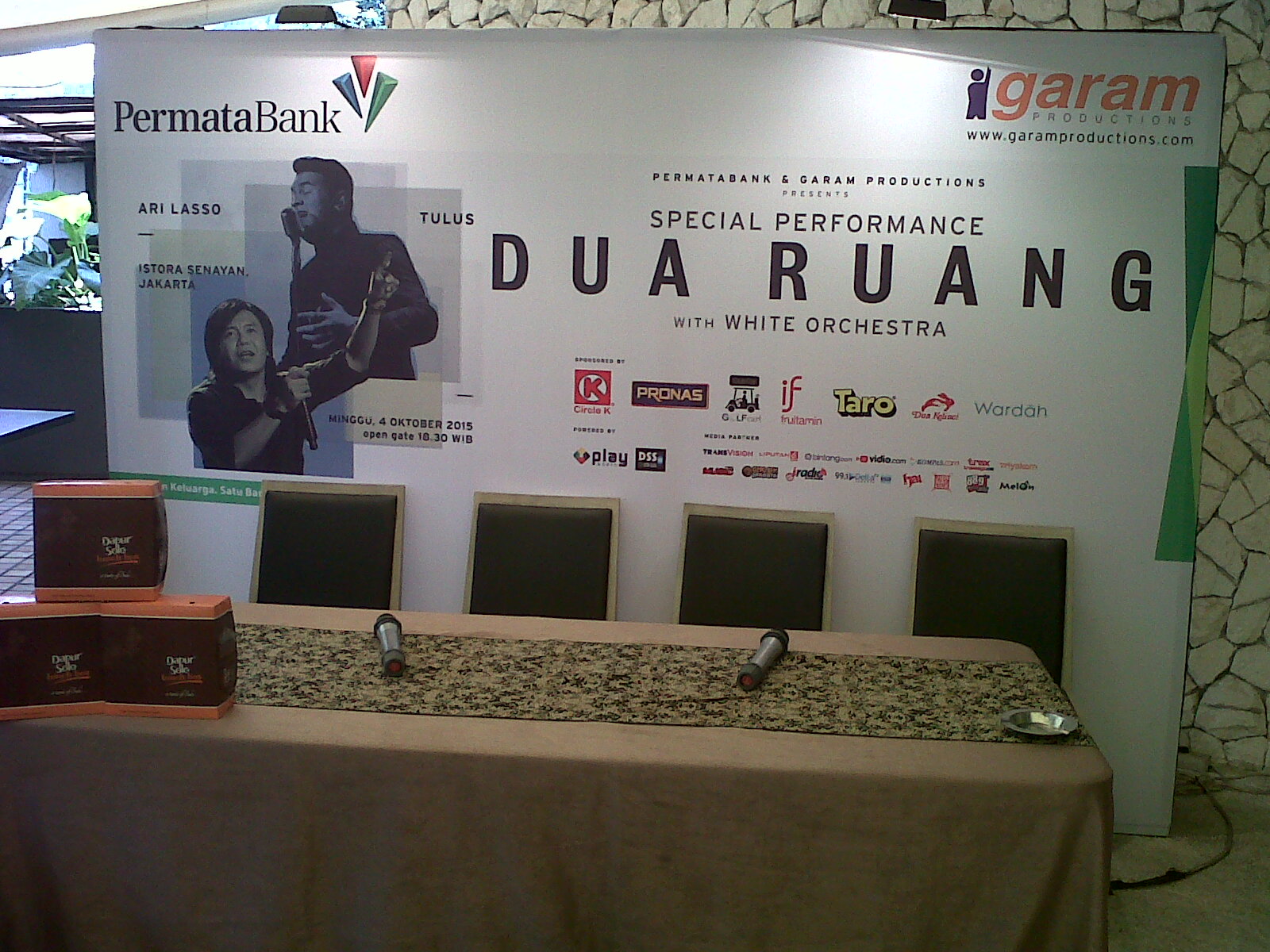 Press Conference Backdrop - Jasa Backdrop Event