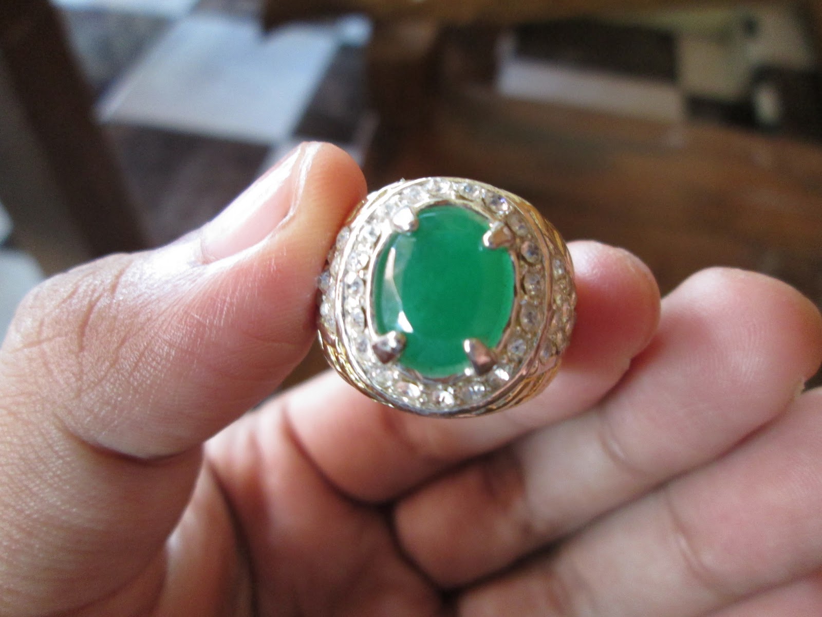 TOKO BATU PERMATA: Natural Zamrud Hasil Tarikan dari Alam Gaib