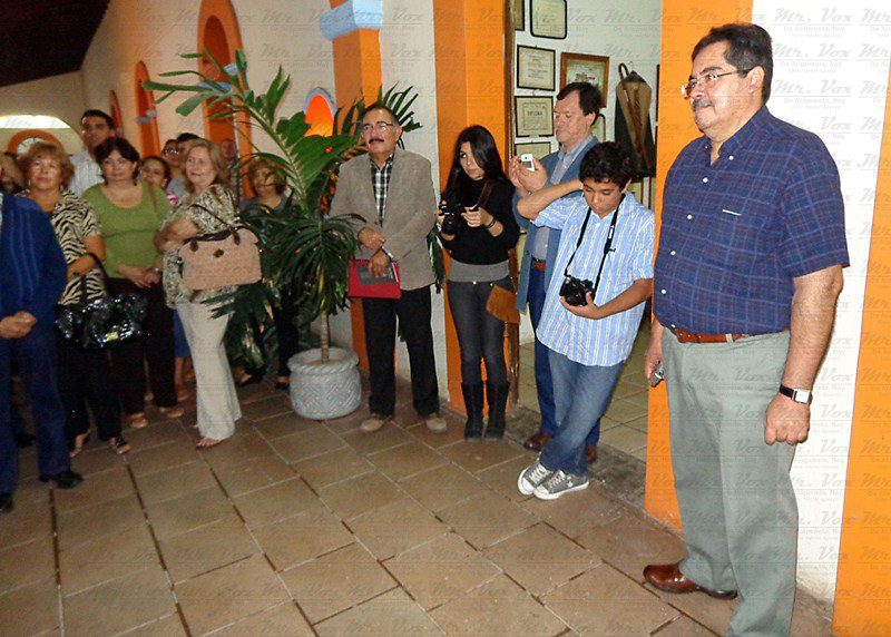 PUERTA NORTE ACAPONETA: MAGNIFICA LA PRESENTACIÓN DEL LIBRO “ROSAS ...