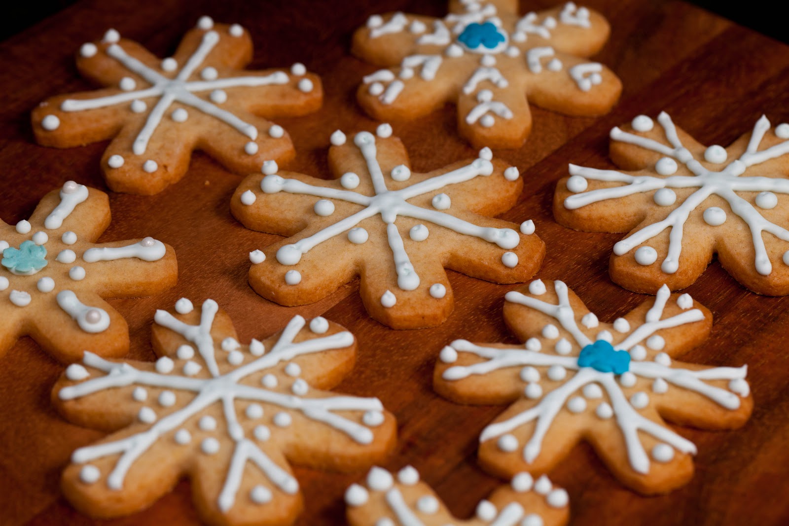 kruizing with kikukat: Holiday Tradition: Fancy Cookies