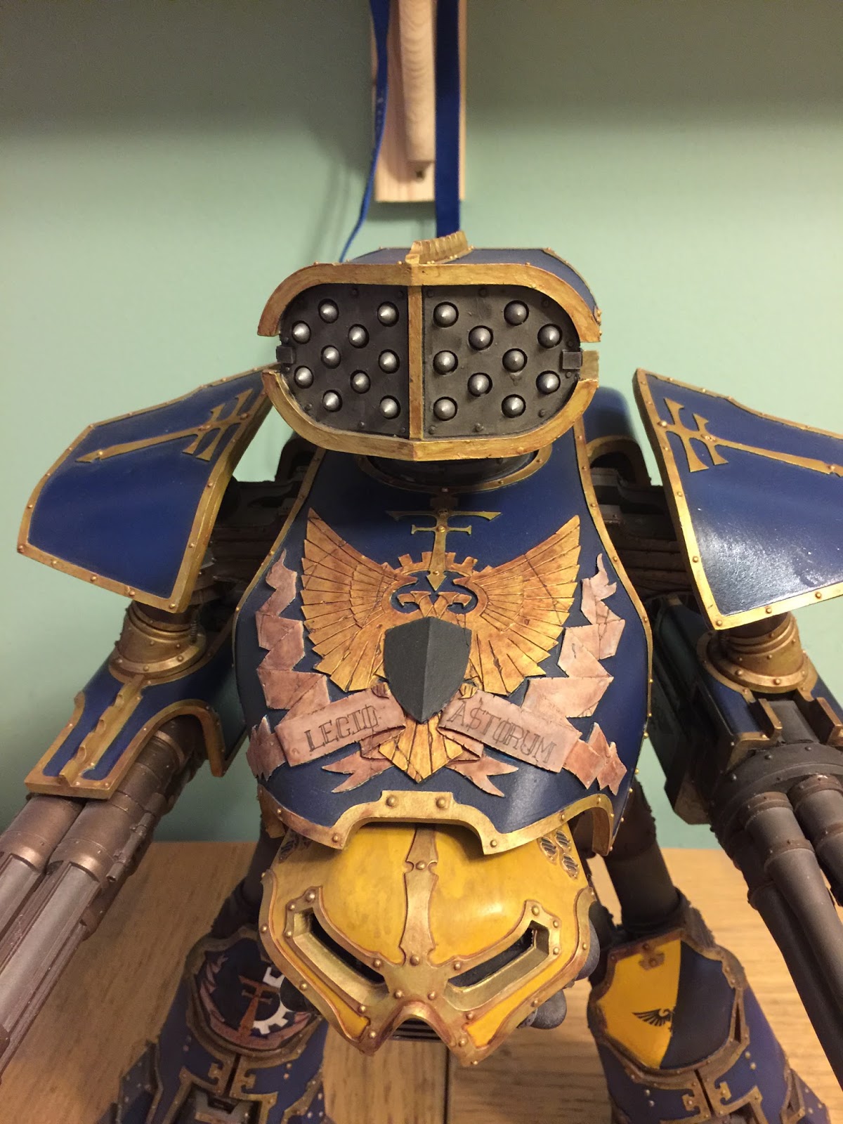 A Guardsman's Guide to Glory: Reaver Titan Re-Paint: Part 1