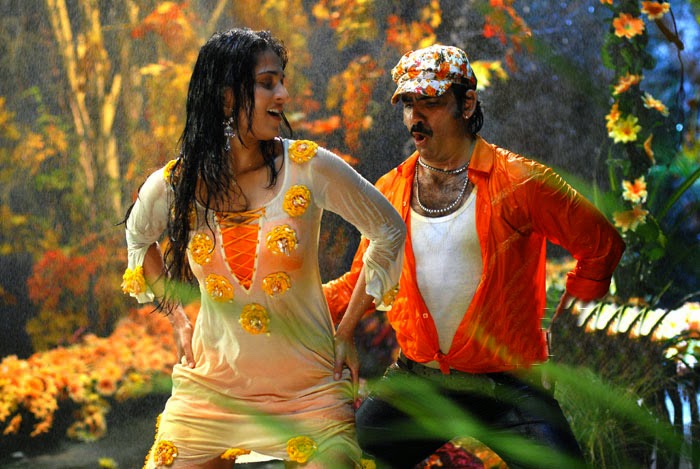 Anushka Shetty Hot Romance with Raviteja At Baladoor Movie