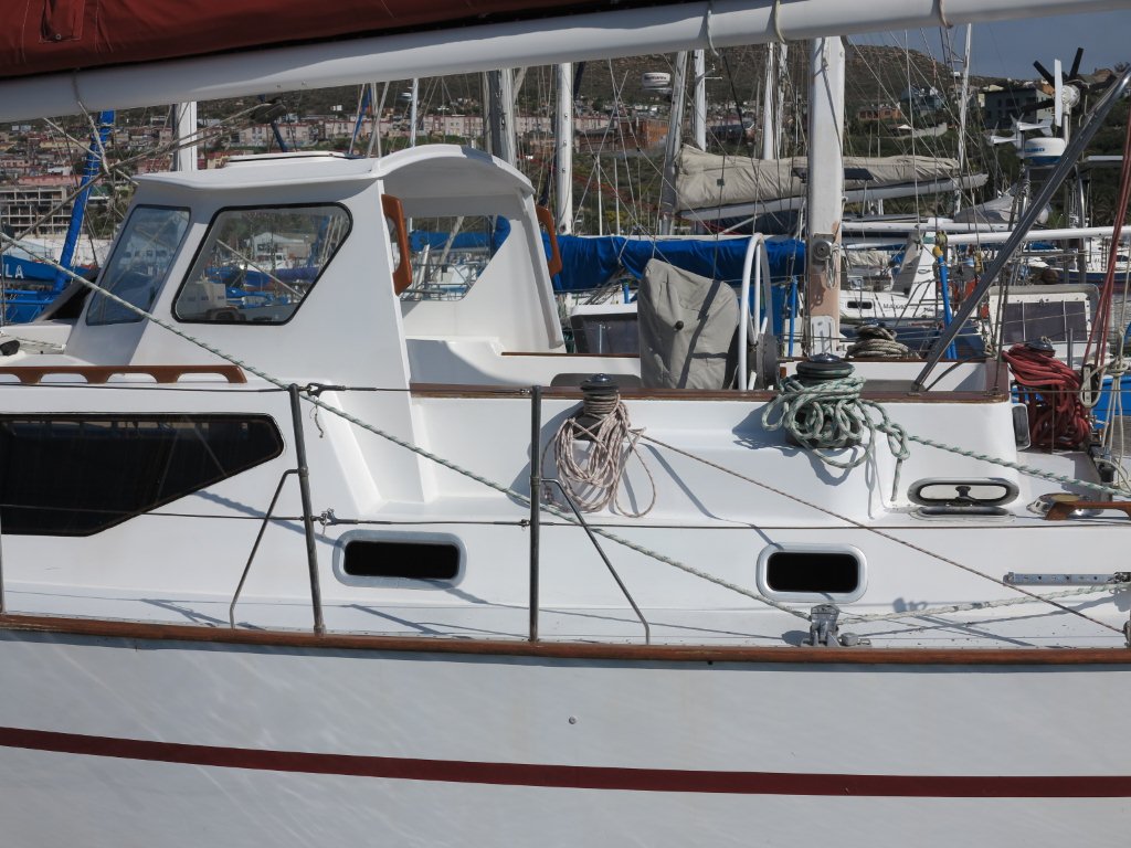 CKD Boats - Roy Mc Bride: Hard dodger to suit a medium sized boat