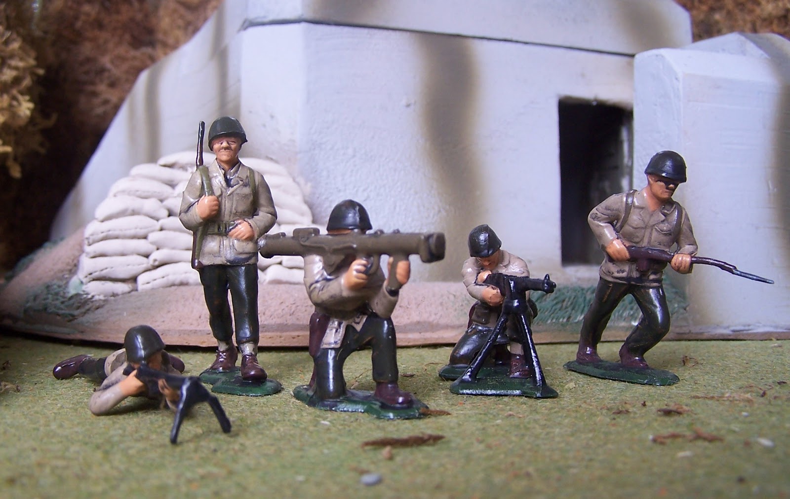 WWII Plastic Toy Soldiers: Marx - Toy Soldiers