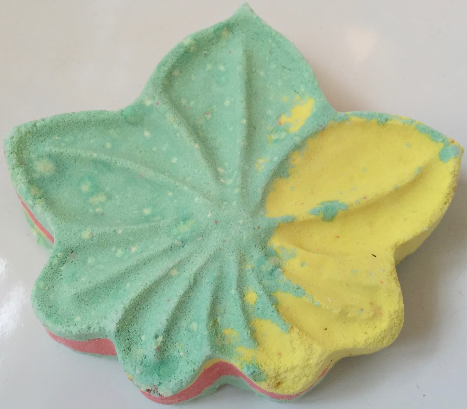 All Things Lush UK: Autumn Leaf Bath Bomb