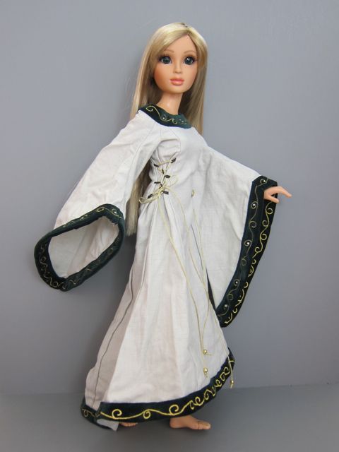 "Erin" Doll and "Guinevere" Outfit by Carpatina | The Toy Box Philosopher