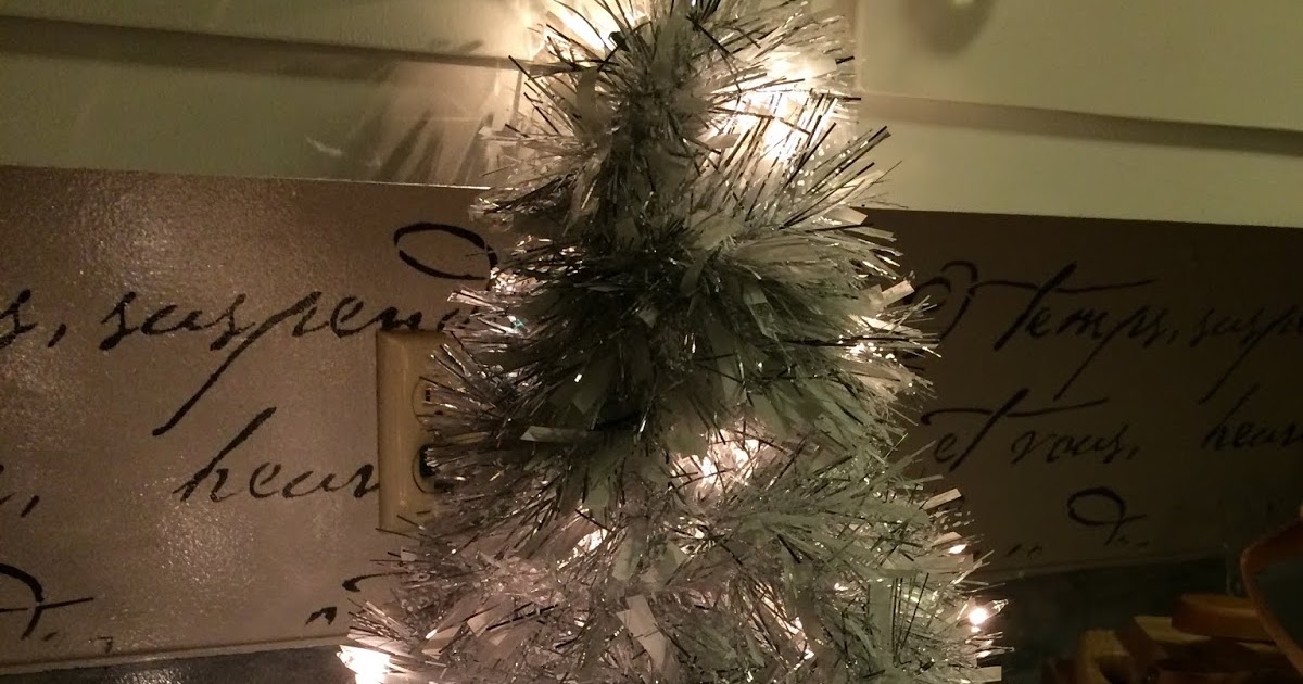Down Sprigg Lane: Make A Christmas Tree with Tinsel and Wire Hangers