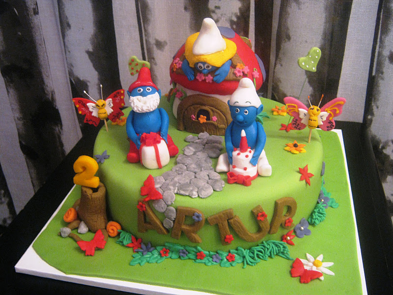 COMANDA TORT BUCURESTI: Tort Strumfi 2-Smurf cake