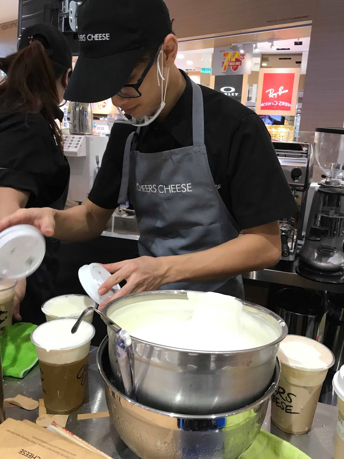 Keunikan Rasa Hidangan Minuman Yang Ditawarkan di Cheers Cheese ...