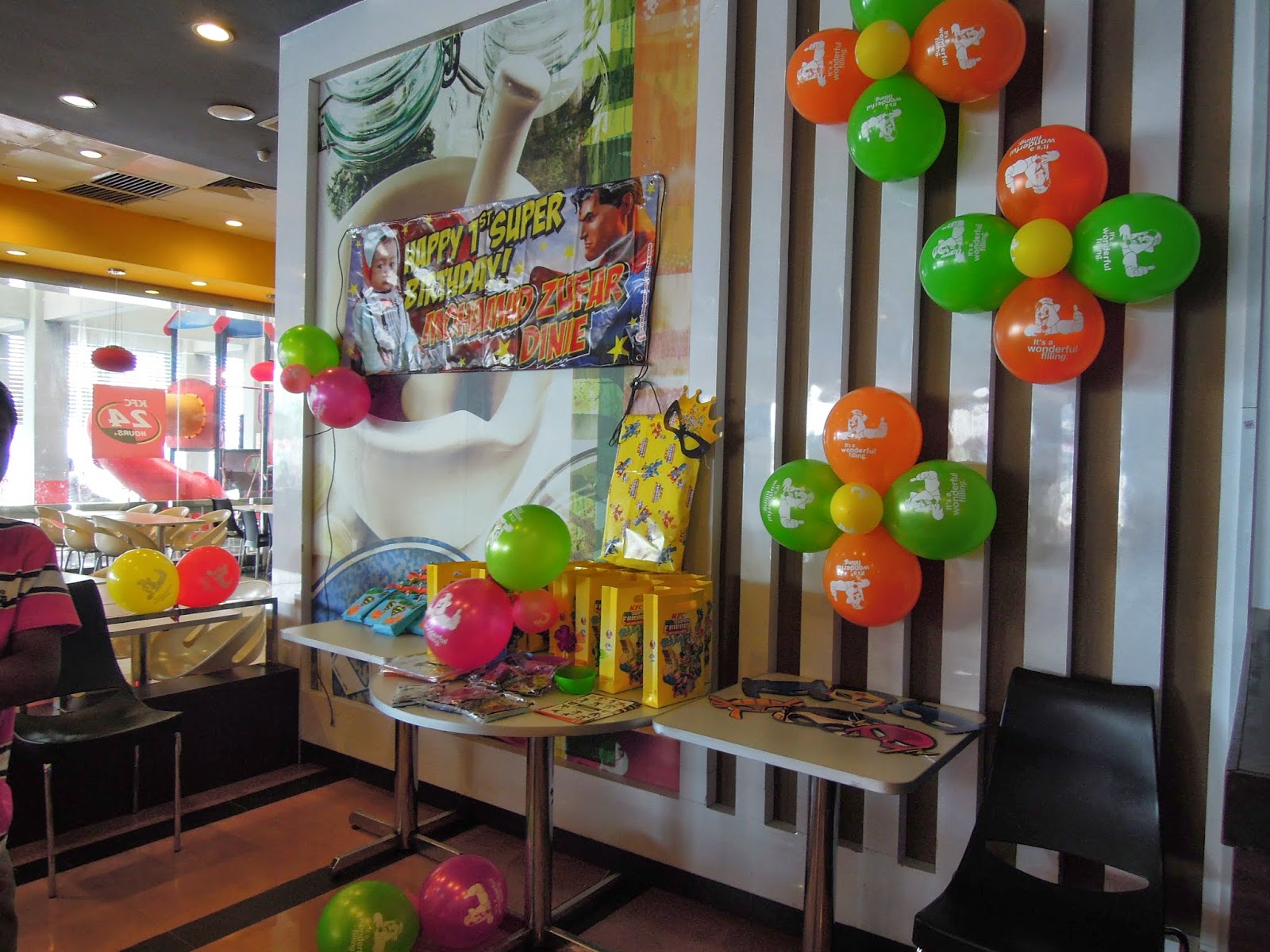 Mummy In Pinky: KFC BIRTHDAY PARTY - SUPERHERO THEME