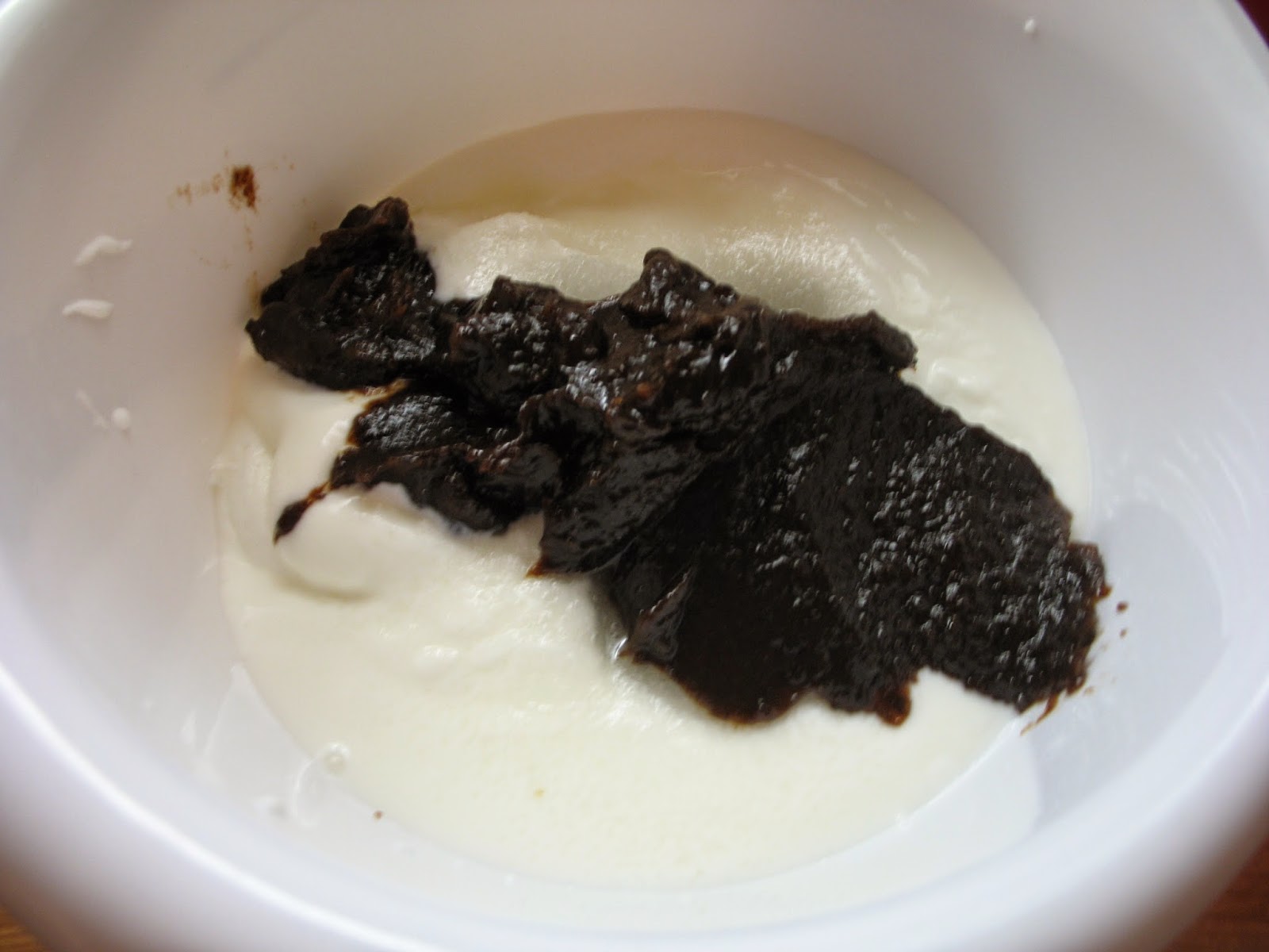 Helkan Keittiössä: Gluteeniton Luumu-rahkakakku