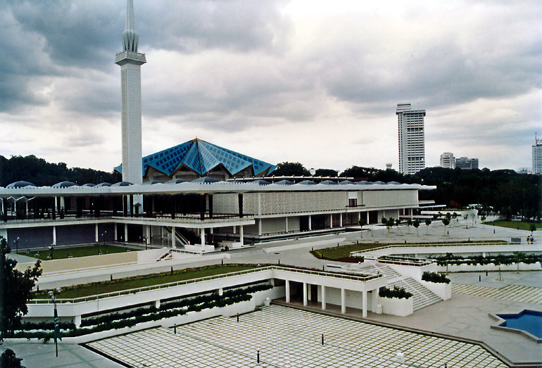 Welcome to the Islamic Holly Places: National Mosque Kuala Lumpur Malaysia