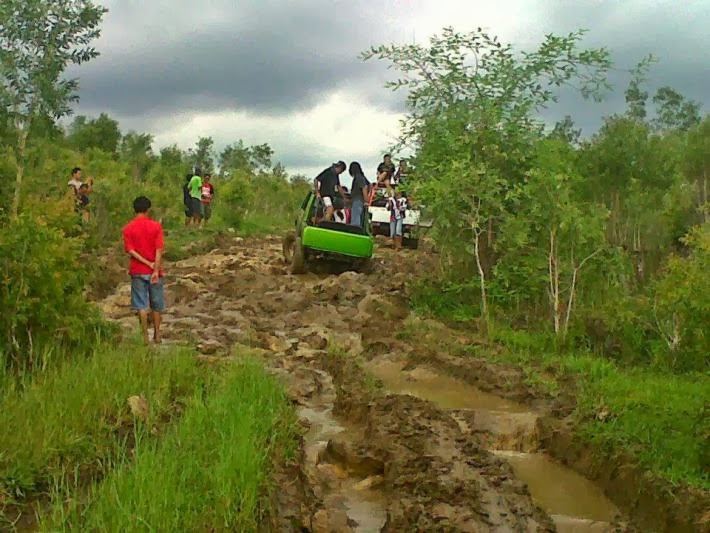 YOGYAKARTA ADVENTURE TOUR: MERAPI VOLCANO TRACKING