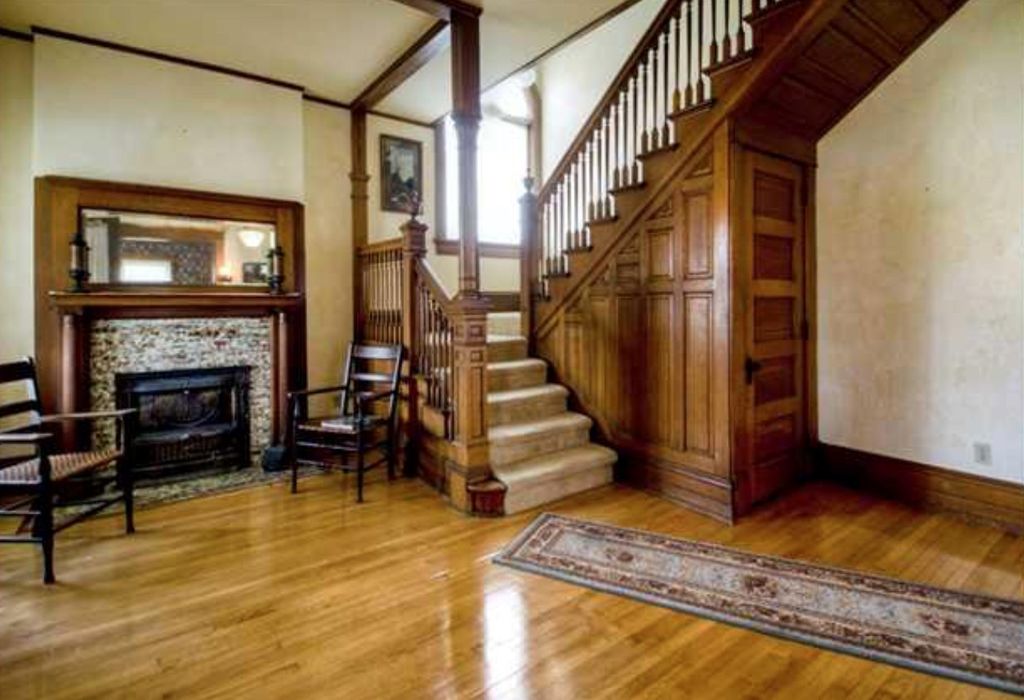 Sweet House Dreams: Banta House, 1897 Victorian in Osceola, Iowa