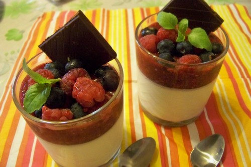 Cuisine en folie: Pana Cotta vanille bourbon et coulis de fruits rouges