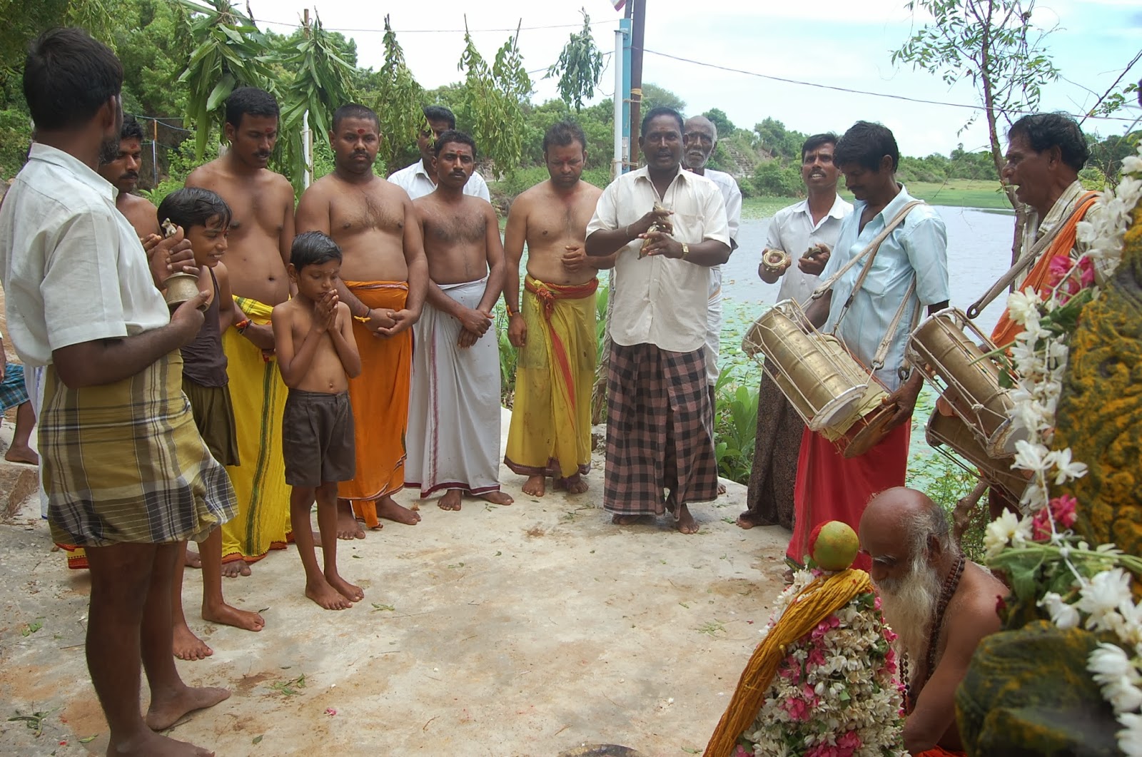 Ayyangarkulam Vadakarai Kannimar: paal kudam