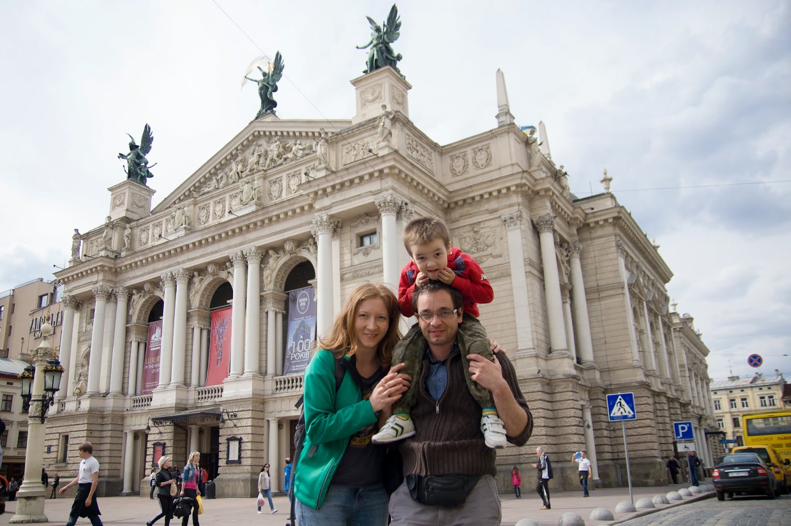 TRZY WŁÓCZYKIJE: Lwów - opera, kopiec Unii Lubelskiej i barwna starówka