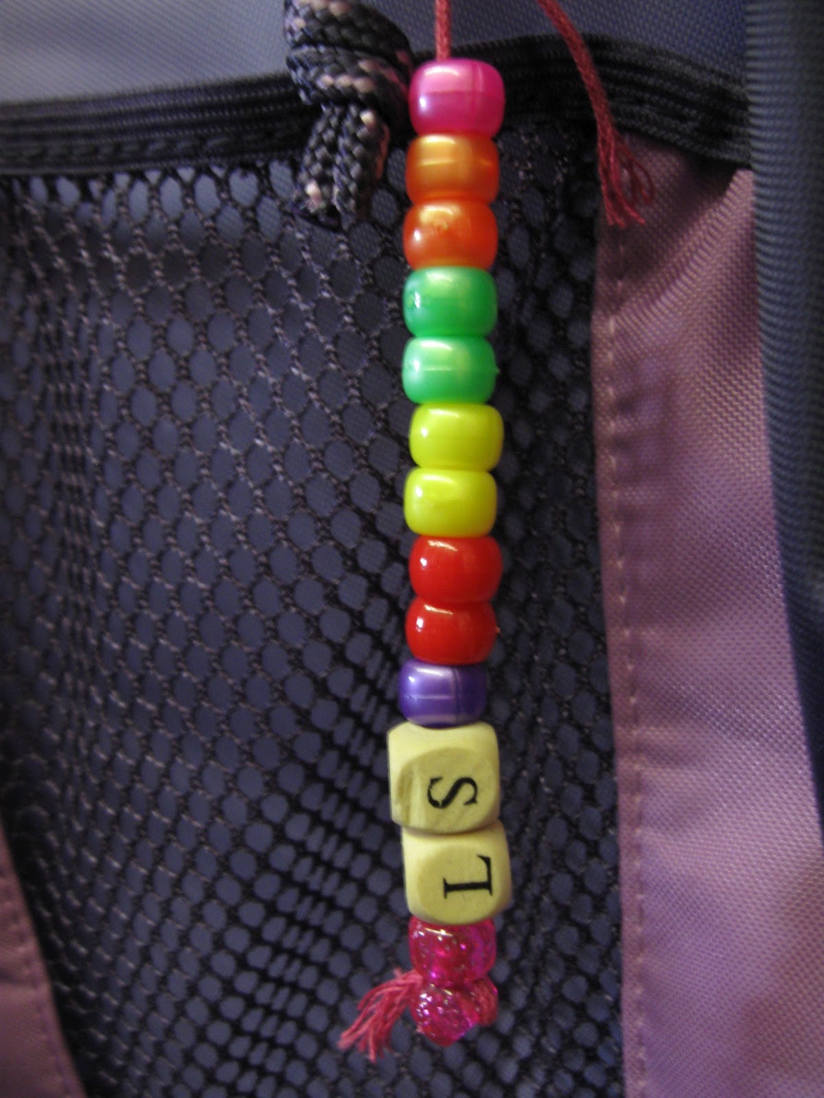 Mrs. Heeren's Happenings: Bead Glyph - Zipper Pull