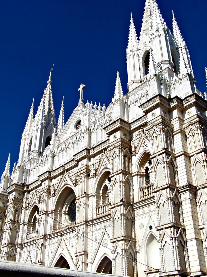 Plan Viajeros: Catedral de Santa Ana en la ciudad morena de Santa Ana