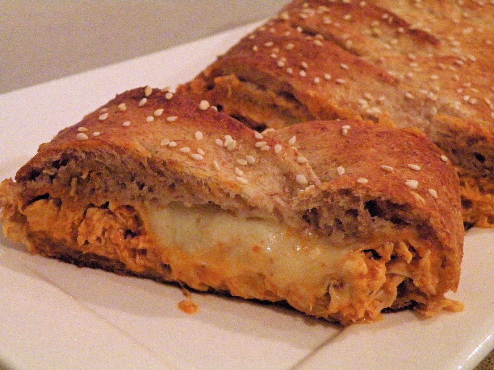 Vittles and Bits: Cheesy Buffalo Chicken Bread