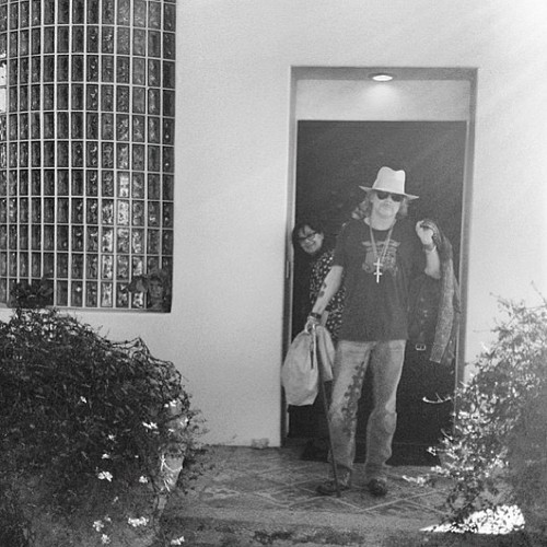 Beta Lebeis discute con los fans de AC / DC, debido a Axl Rose. ~ Lives ...