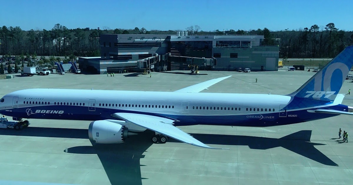 All things 787: 1st 787-10 Outside Charleston Paint Hangar