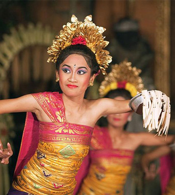 belajar aneka tari tradisional Indonesia: Tari Pendet