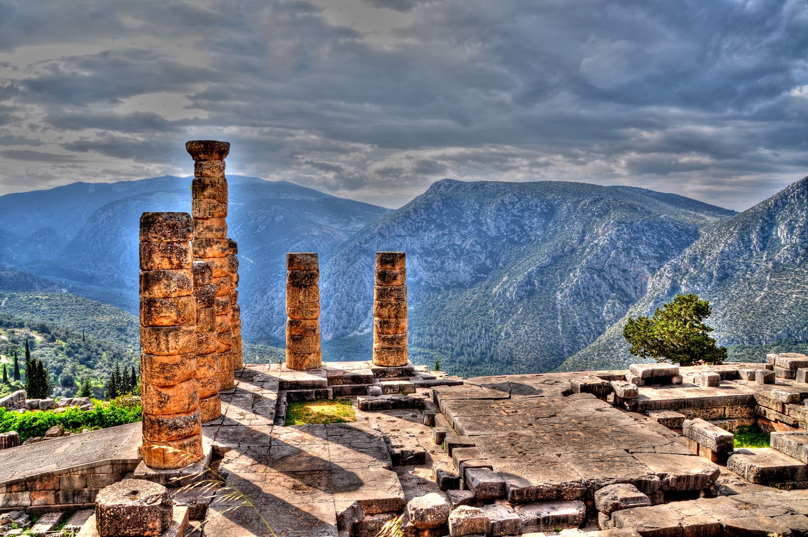 ΕΛΛΗΝΟΔΡΟΜΙΟΝ: ΔΕΛΦΟΙ - HDR Photography