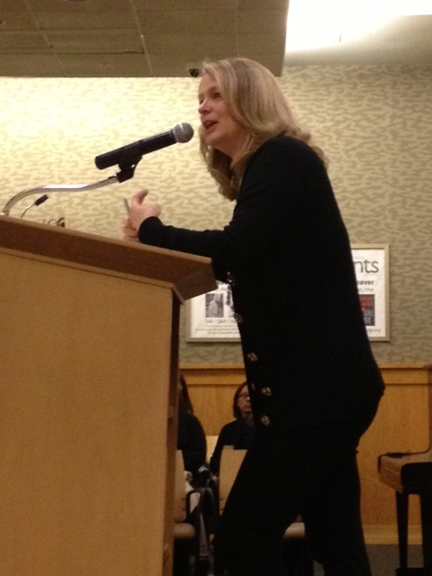 bookchickdi: Kristin Hannah at Barnes & Noble