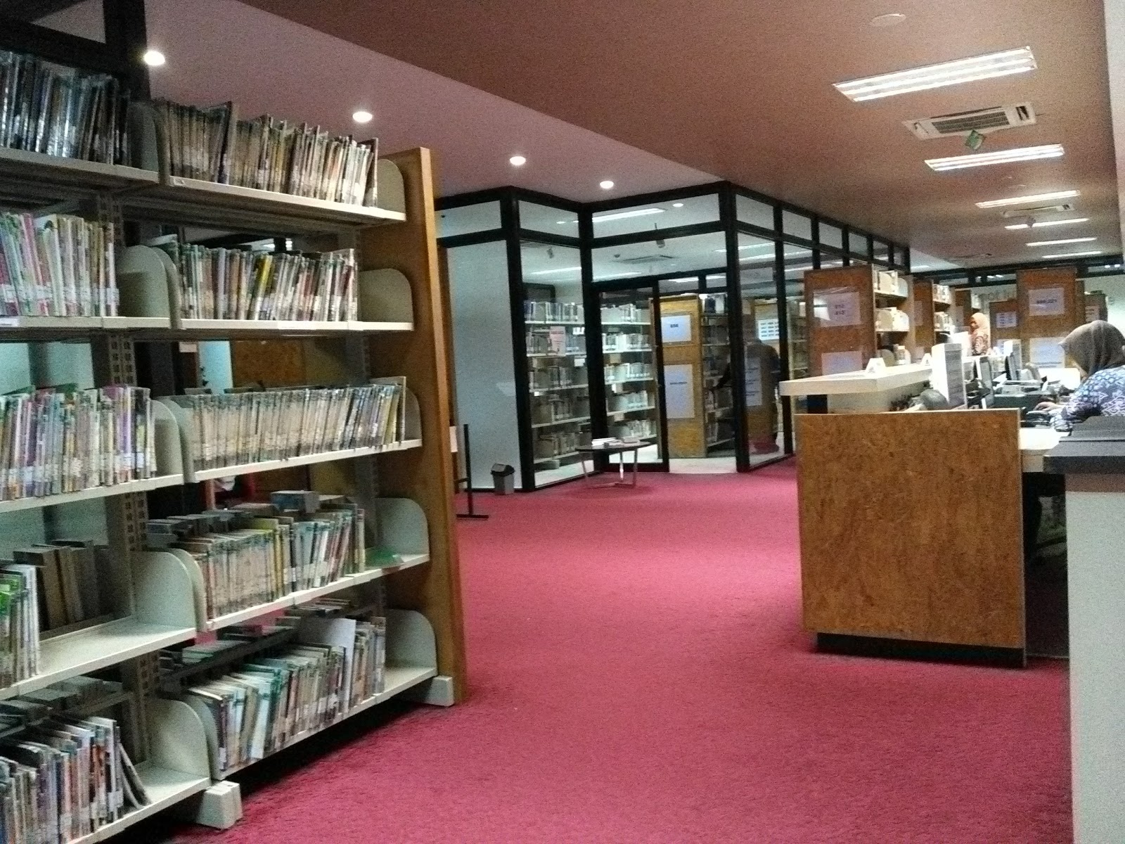 Jalan-Jalan ke Perpustakaan Kota "Grhatama Pustaka"