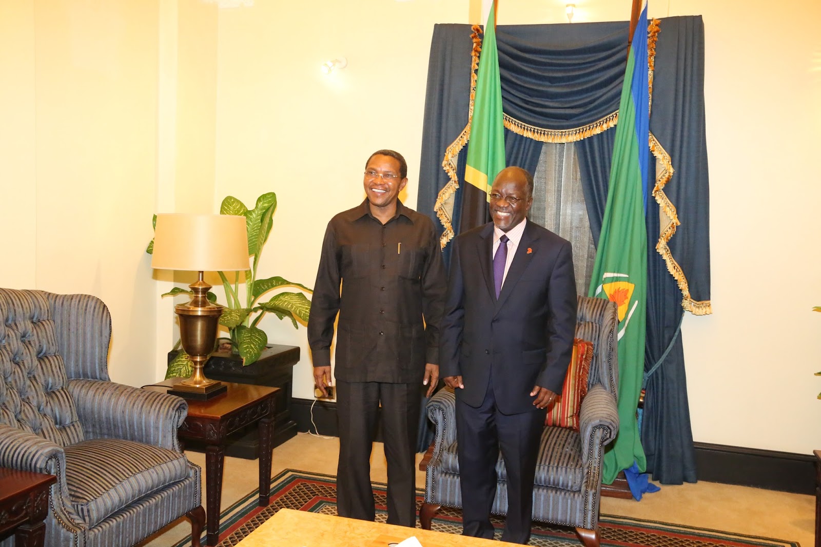 Sophie Mbeyu Blog: RAIS DKT JOHN POMBE JOSEPH MAGUFULI AKABIDHIWA RASMI ...