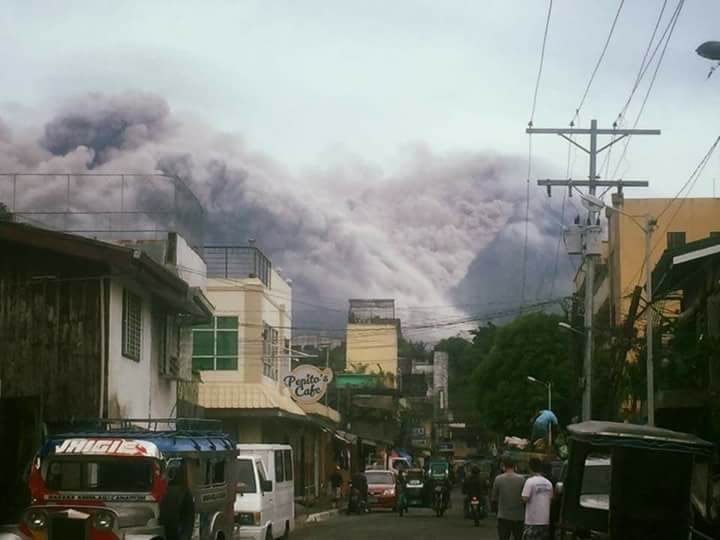 Bicol to expect heavy rains amidst threat of lahar, Mayon Volcano spews ...