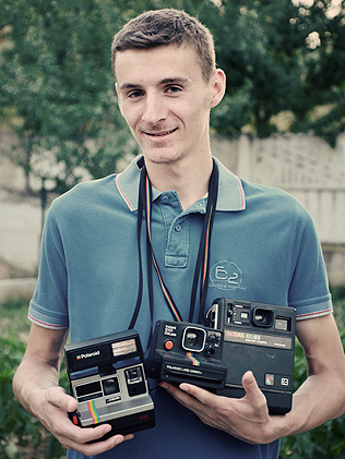 Beautiful Pictures: Adrian Limani: Man Slam Dunks And Jumps Over The ...