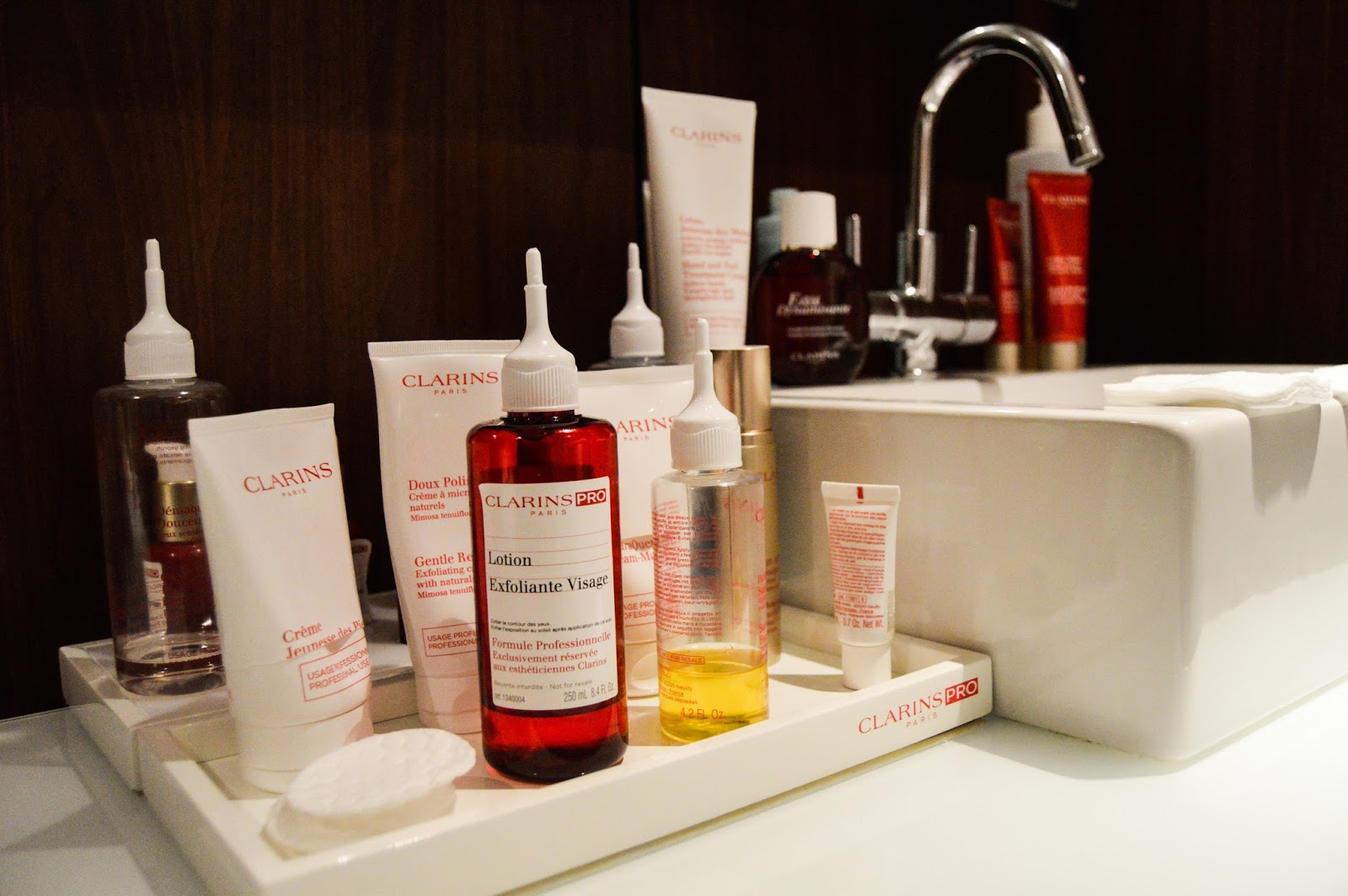Clarins Spa Detox and Shine Stopper Facial Treatment | Cherries In The Snow