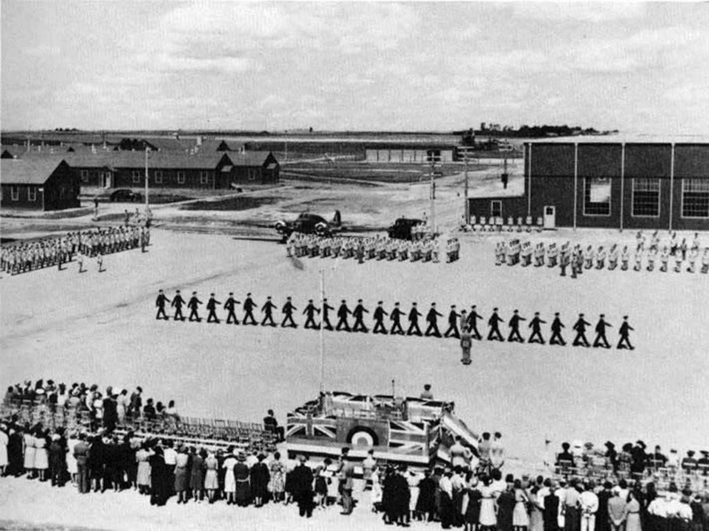 End of an Era: A brief look at Edmonton's WWII aviation history | Retro ...