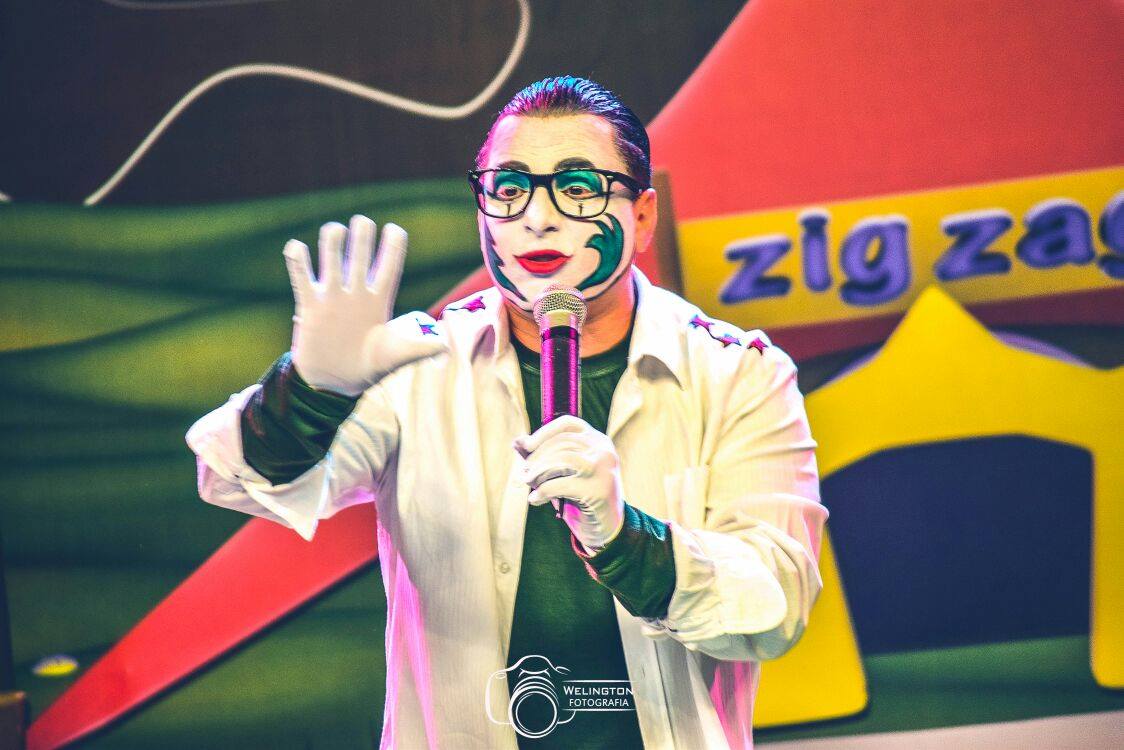 Cantor Palhaço Binho