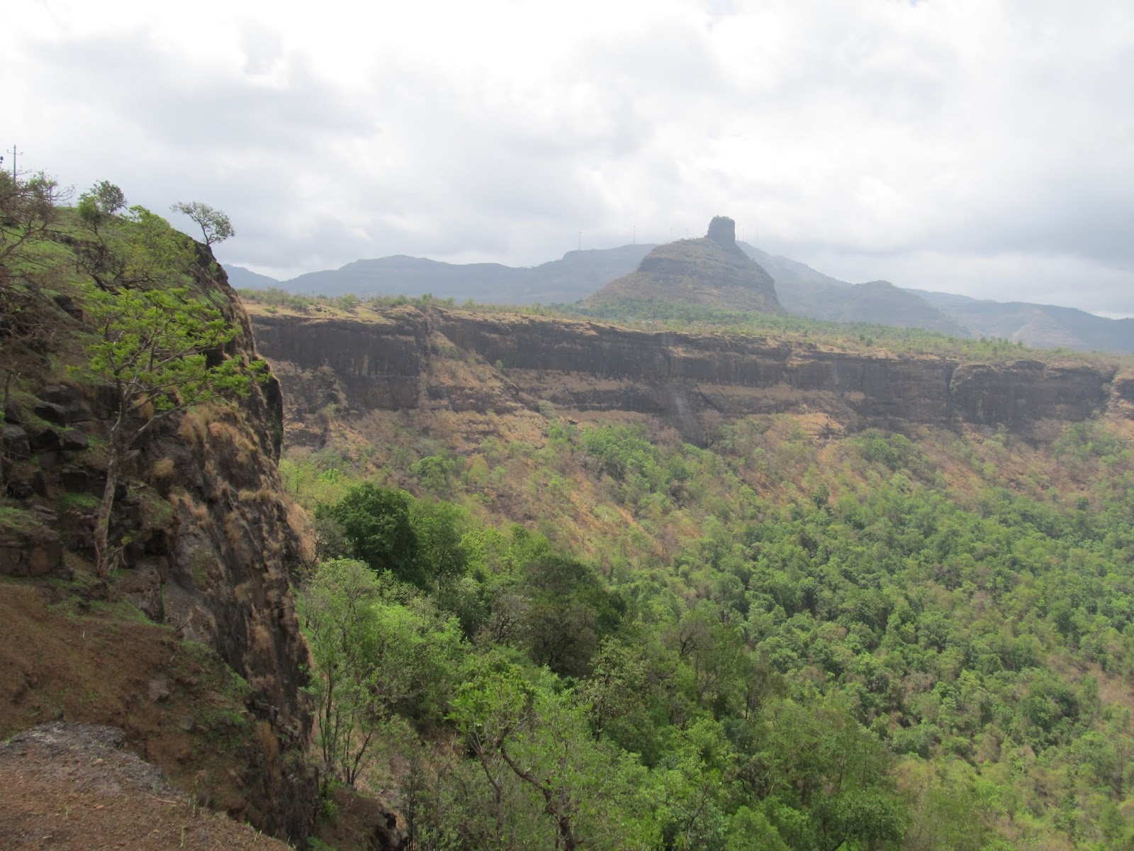 photos of trek trip: Peth fort ( Karjat )