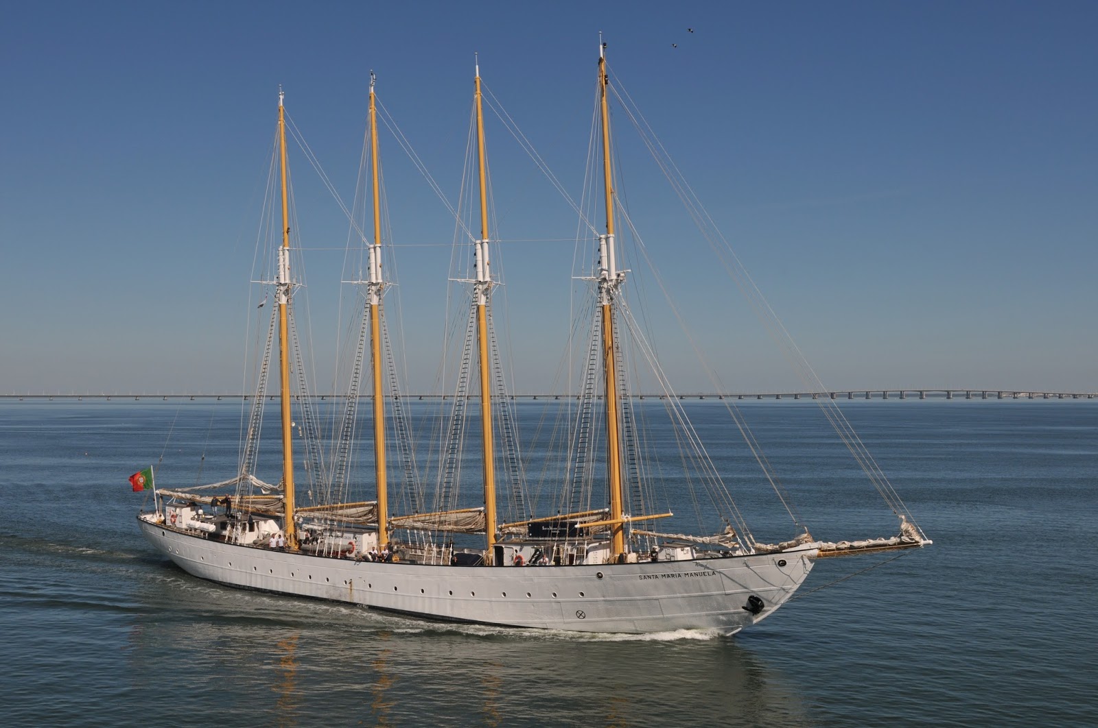 SHIPS & THE SEA - BLOGUE dos NAVIOS e do MAR: SANTA MARIA MANUELA fez ...