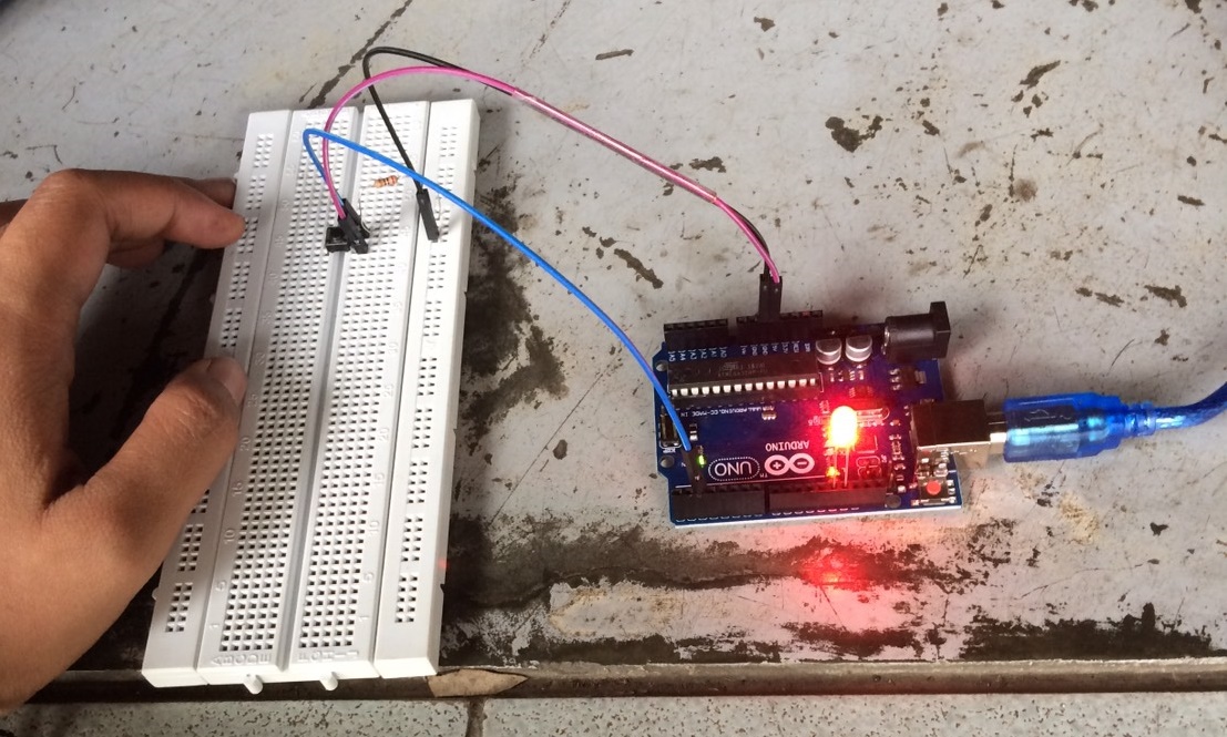 1st Project - LED Flasher with toggle switch | Densluck