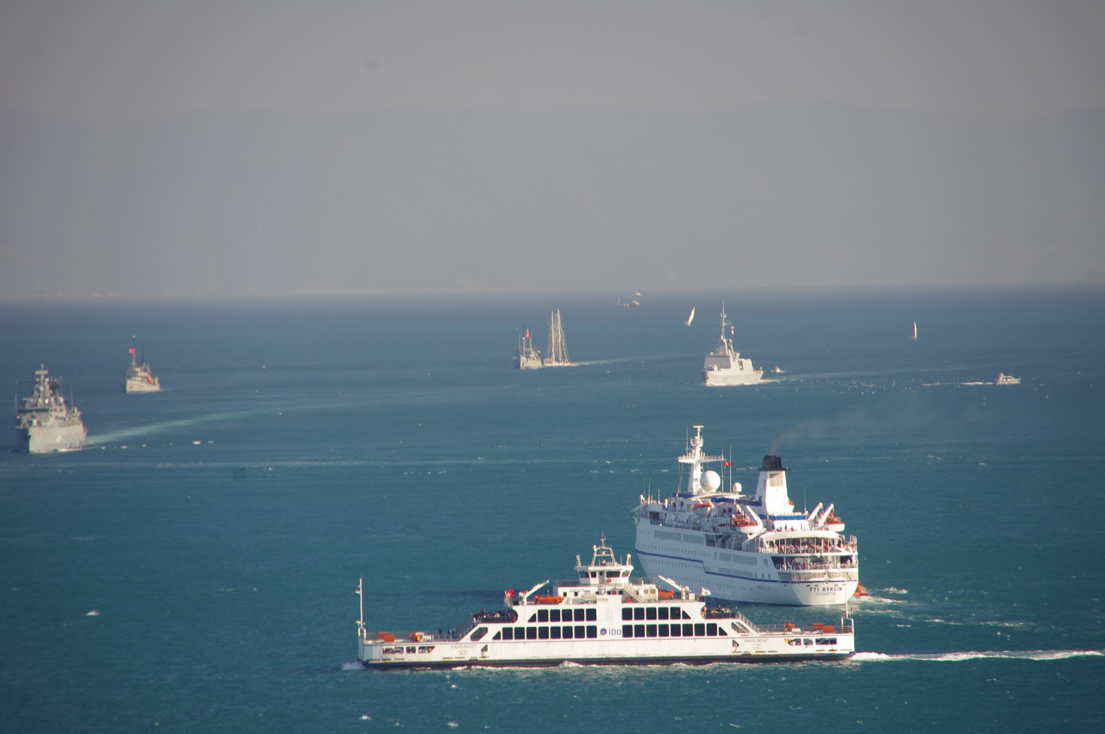 WARSHIPS ON THE BOSPHORUS: F495 TCG-GEDIZ OLIVER HAZARD PERRY CLASS FRIGATE