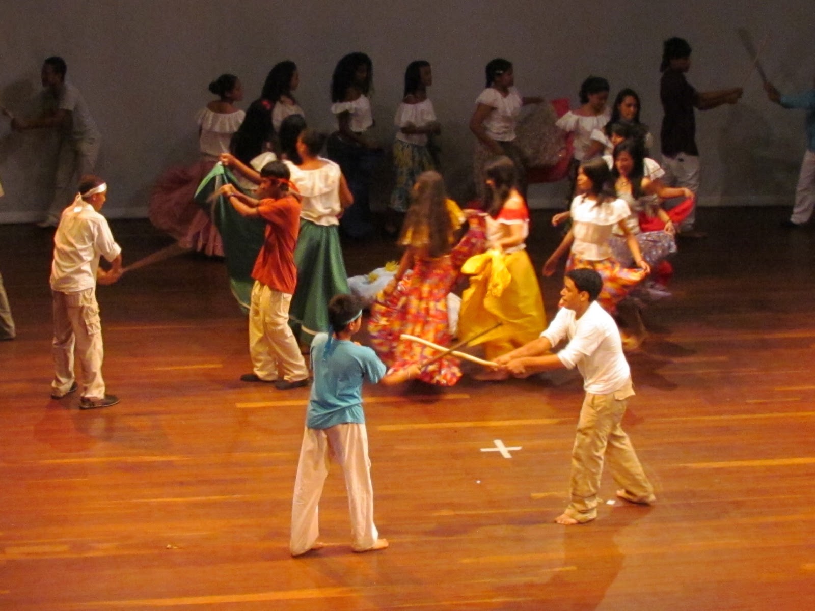 LICEO BOLIVARIANO JULIO BUSTAMANTE: VIII Festival de danzas y bailes ...
