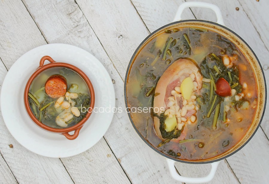 Caldo gallego, receta fácil y tradicional | Cocina
