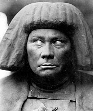 BLACK HOLE REVIEWS: THE GOLEM (1920) - a must-see for horror historians