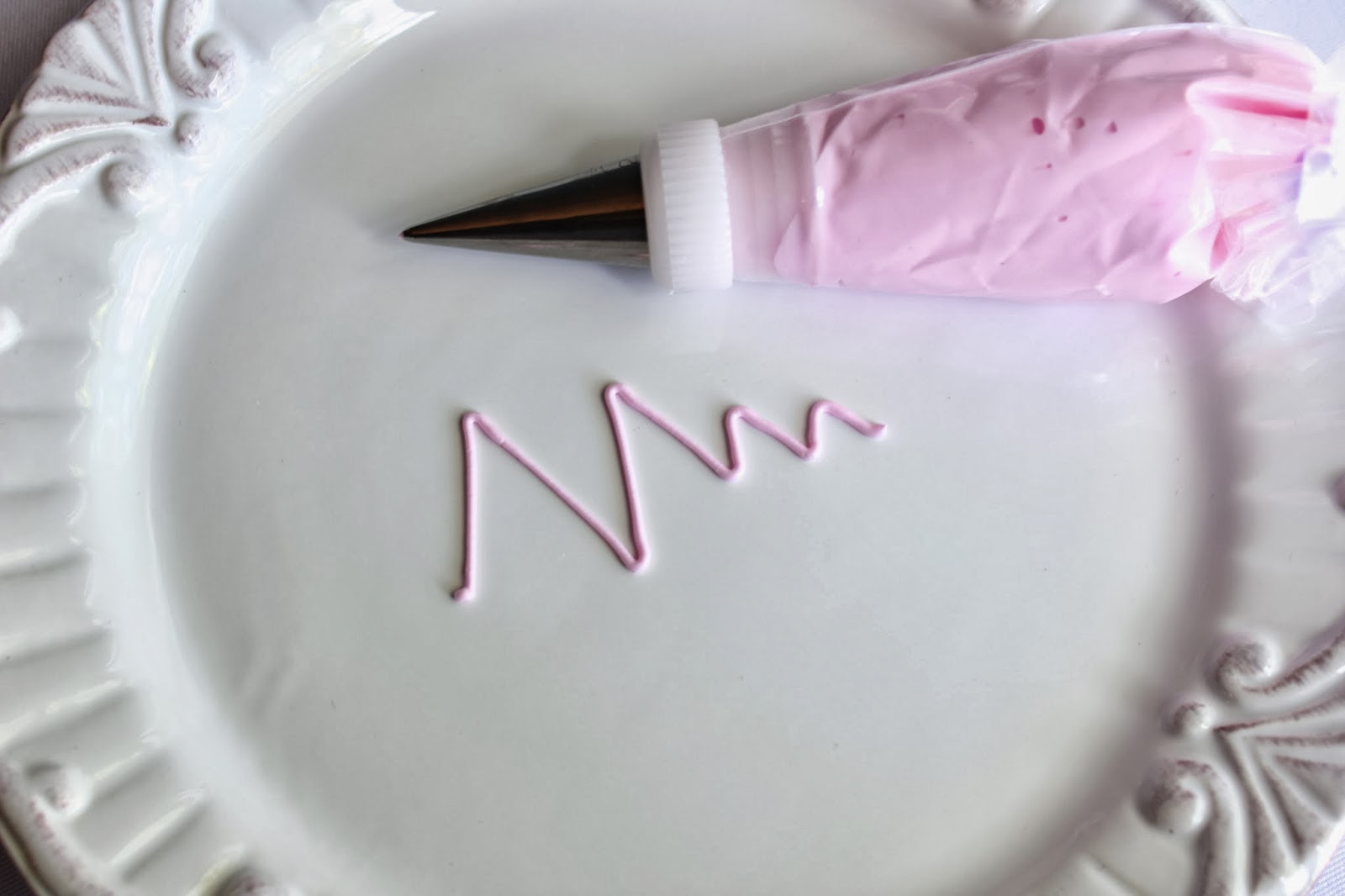 Sugar Bea's Blog: Royal Icing {how to}