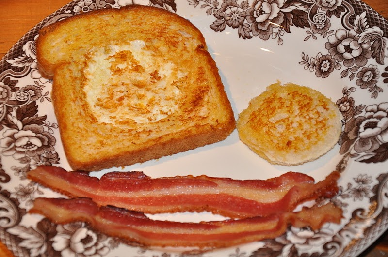 Elizabeth Ann's Recipe Box: Egg in a Hole