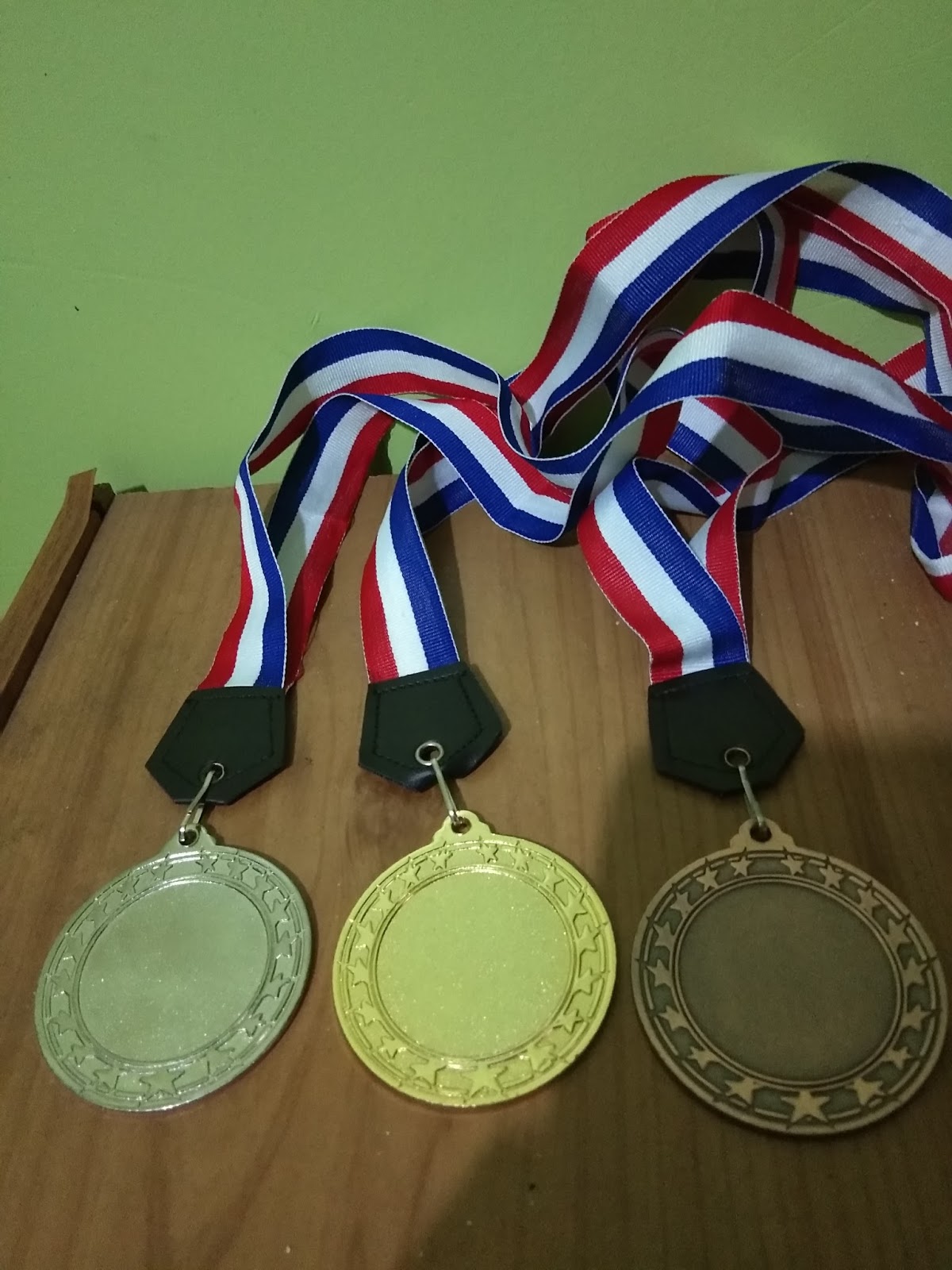 MEDAL & TROFI UNTUK SEMUA.: MEDAL BESI DAN PLASTIK TERBARU 2018