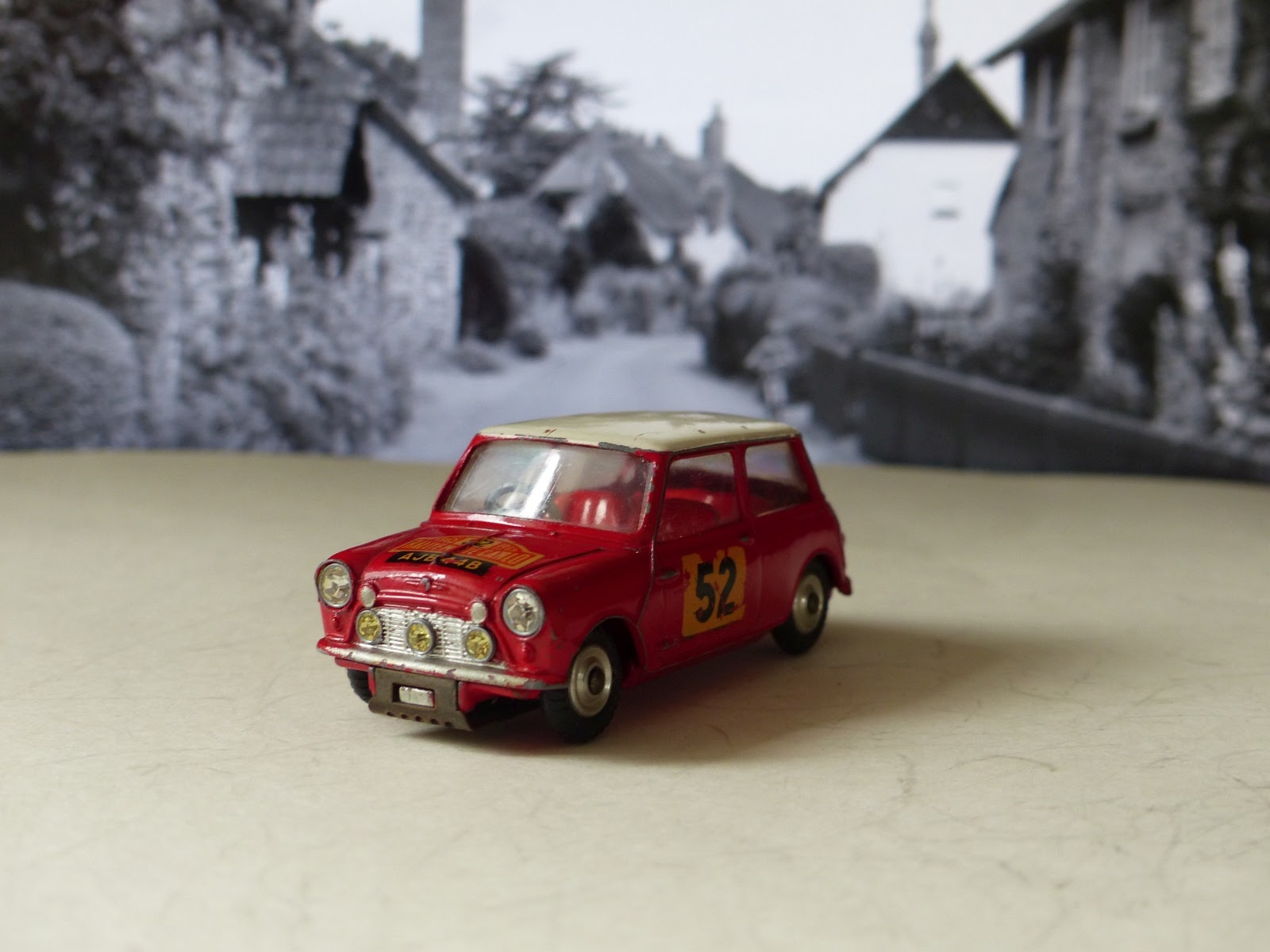 I LOVE CORGI TOYS: 317, 321, 333 and 339 Rally Mini Coopers