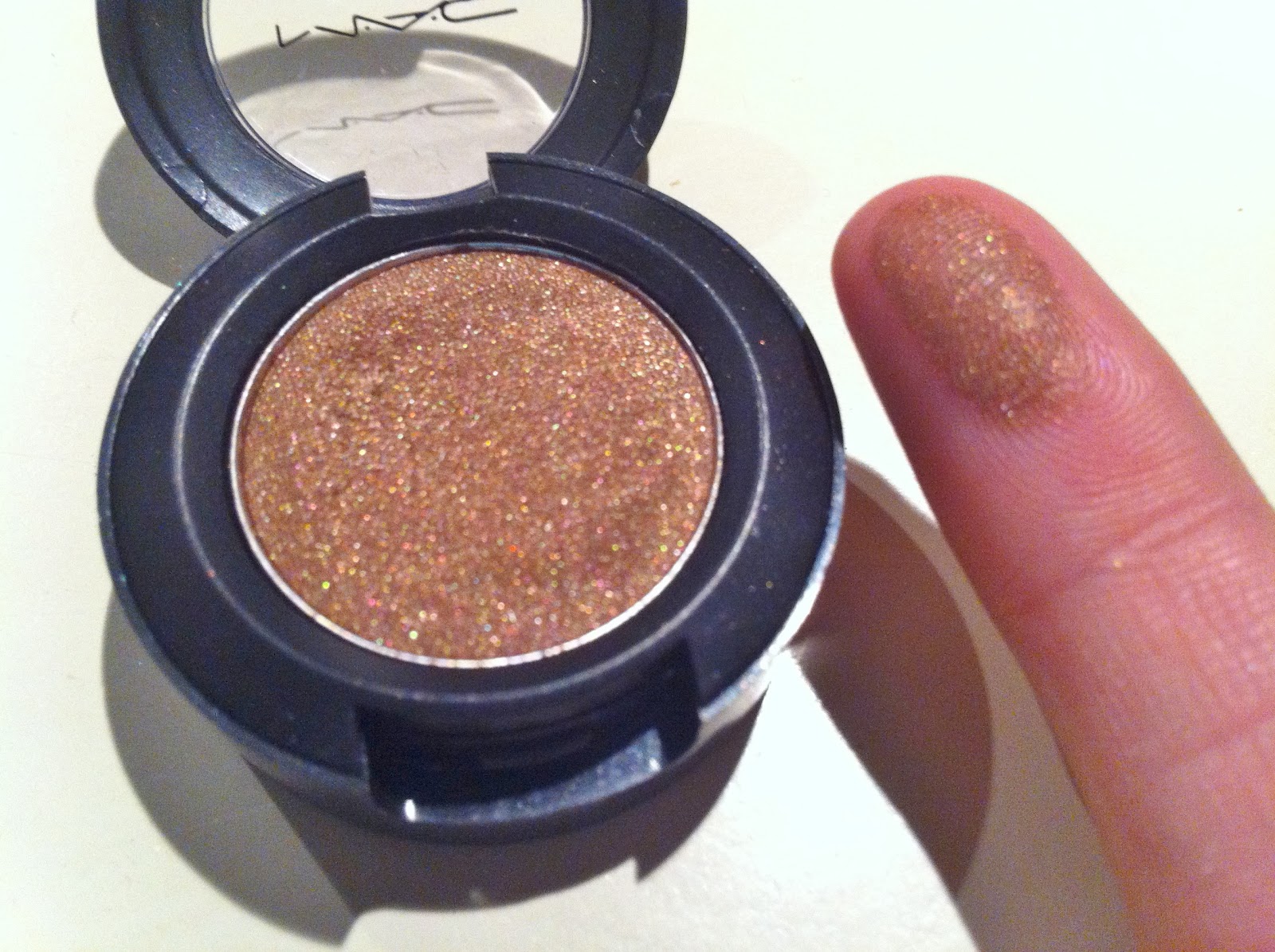 poppyalex: Review: MAC Hepcat and MAC Mulch