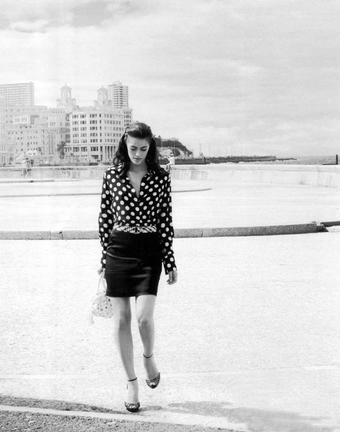 entertainment scrapbook: PHOTO & VIDEO POST: Alyson Le Borges