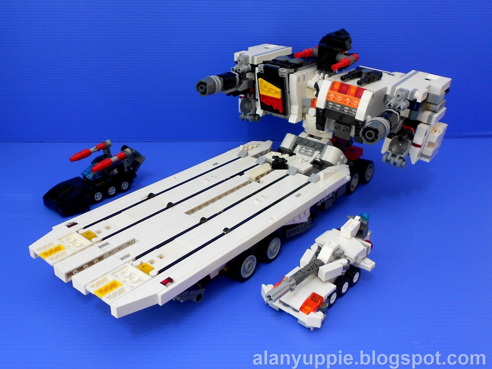 Alanyuppie's LEGO Transformers: LEGO Metroplex: Part 1 of 3: Mobile ...